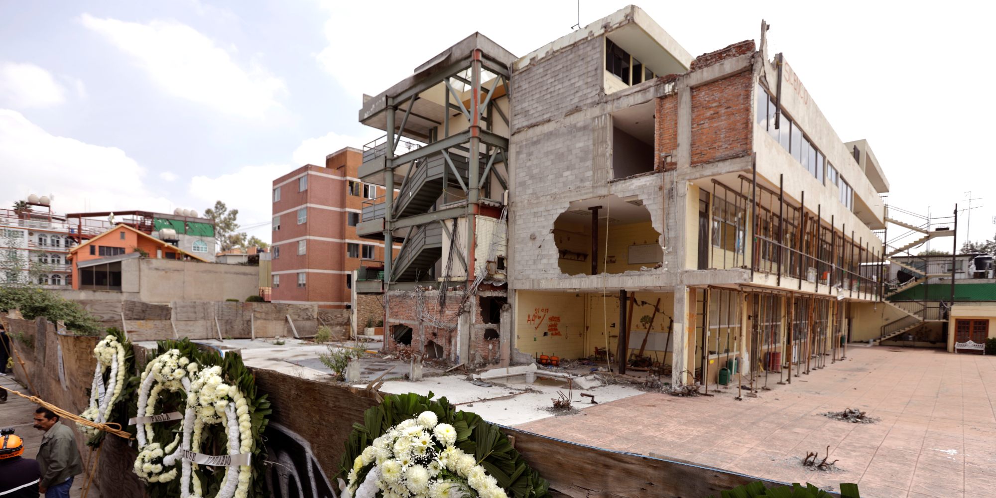 Detienen A Director De Obra Por Derrumbe De Colegio Enrique Rébsamen